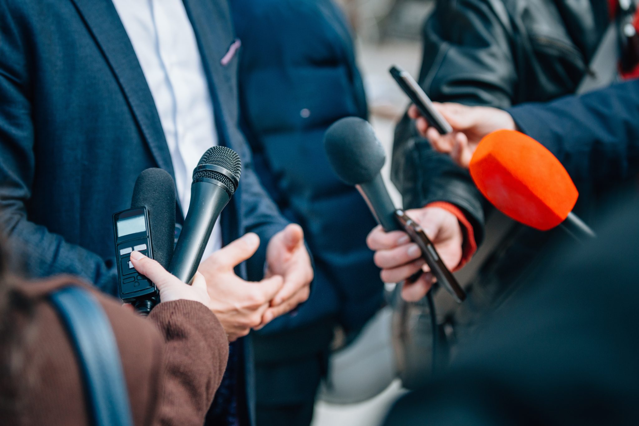 Hacks versus Bots: Can AI ever replace journalists? | Freshwater Hacks versus Bots: Can AI ever replace journalists? | Freshwater
